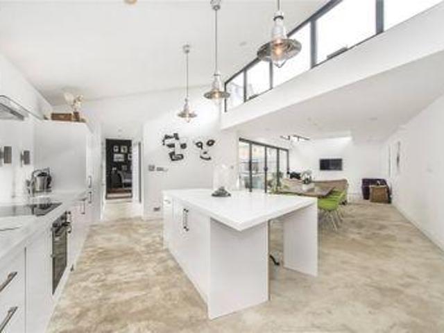 3 Bedrooms Detached house for sale in Atheldene Road, Wandsworth, London SW18