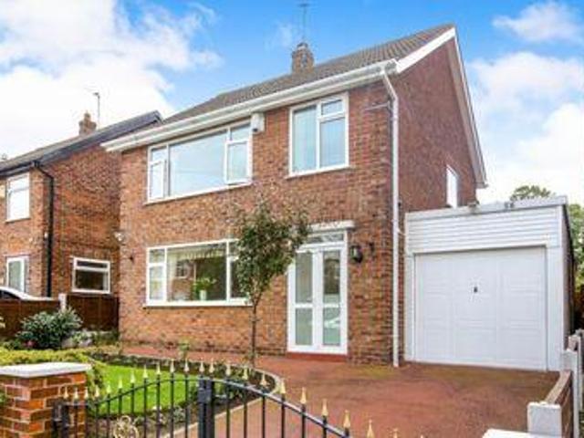 3 Bedrooms Detached house for sale in Avondale Avenue, Hazel Grove, Stockport, Cheshire SK7