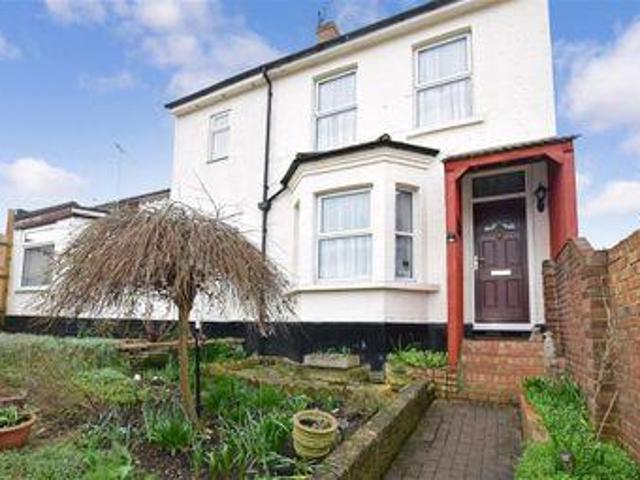 3 Bedrooms Detached house for sale in Albany Road, Chatham, Kent ME4