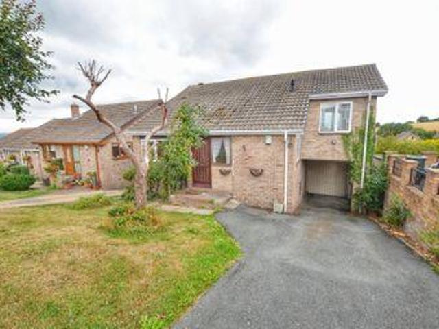 3 Bedrooms Detached house for sale in Alton Way, Mapplewell, Barnsley S75
