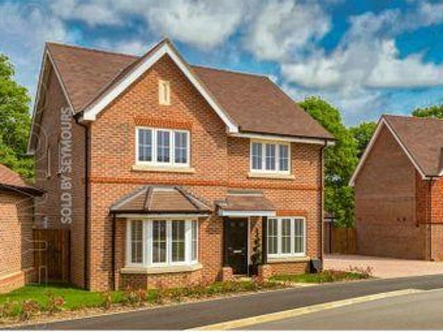 3 Bedrooms Detached house for sale in Amlets Lane, Cranleigh GU6