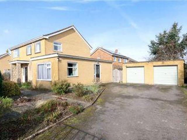 3 Bedrooms Detached house for sale in Arnewood Gardens, Yeovil, Somerset BA20