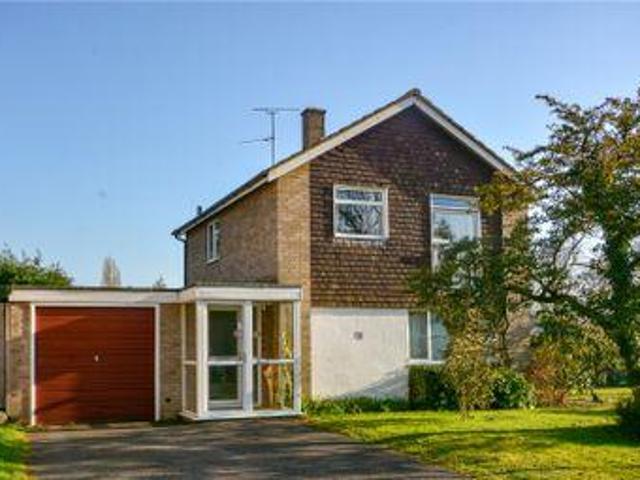 3 Bedrooms Detached house for sale in Arthur Road, Wokingham, Berkshire RG41