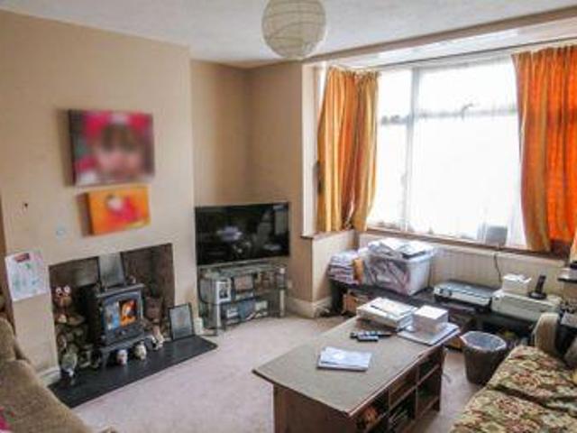 3 Bedrooms Detached house for sale in Arundel Road, Luton LU4