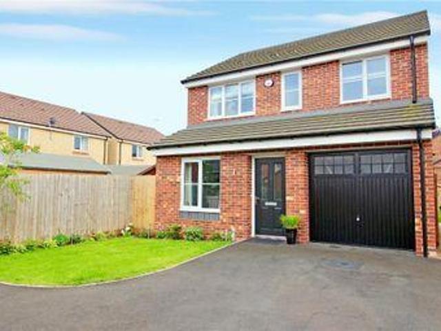 3 Bedrooms Detached house for sale in Burchell Avenue, Stone, Staffordshire ST15