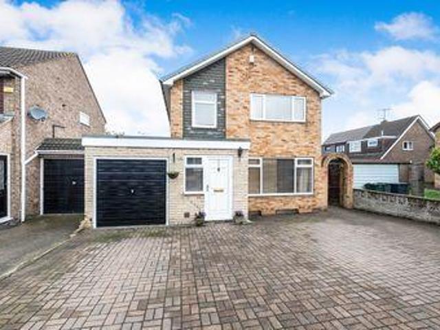 3 Bedrooms Detached house for sale in Buttermere Close, North Anston, Sheffield S25