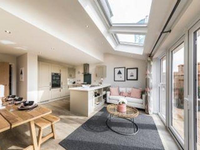 3 Bedrooms Detached house for sale in Barton Lane, Eccles M30