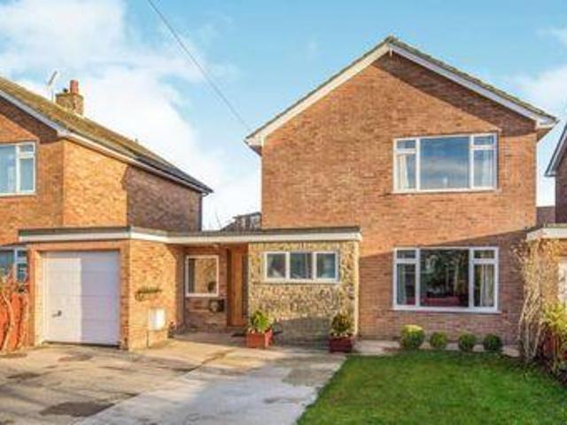 3 Bedrooms Detached house for sale in Beckwith Road, Harrogate, North Yorkshire. HG2