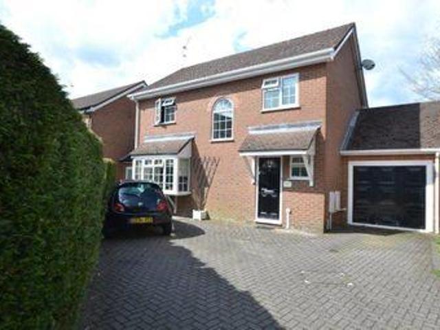 3 Bedrooms Detached house for sale in Beavers Mews, Bordon GU35