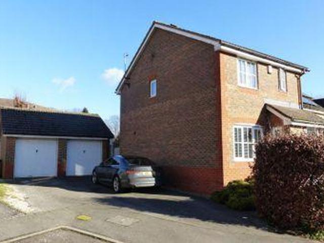 3 Bedrooms Detached house for sale in Booker Place, High Wycombe HP12