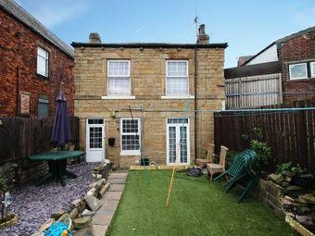 3 Bedrooms Detached house for sale in Bradford Road, Dewsbury, West Yorkshire WF13