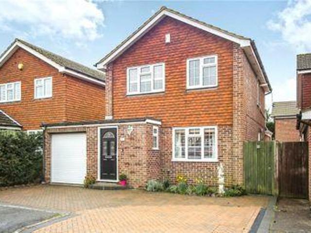 3 Bedrooms Detached house for sale in Brookfield Close, Redhill, Surrey RH1