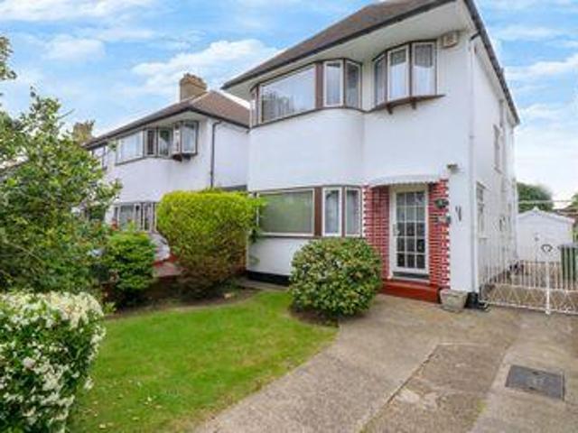 3 Bedrooms Detached house for sale in Broad Walk, London SE3