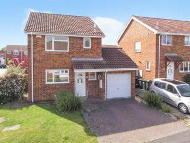 3 Bedrooms Detached house for sale in Broadmead, Ashford TN23