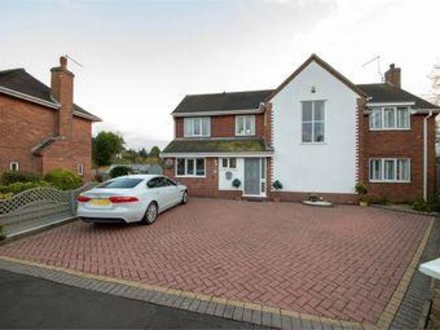 3 Bedrooms Detached house for sale in Camborne Crescent, Newcastle, Staffordshire ST5