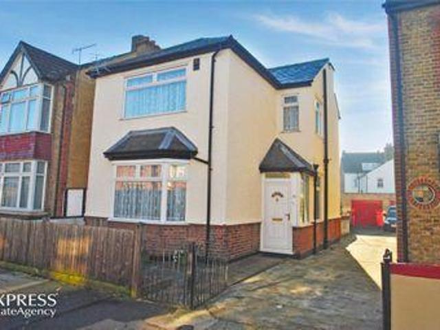3 Bedrooms Detached house for sale in Campbell Road, Gravesend, Kent DA11
