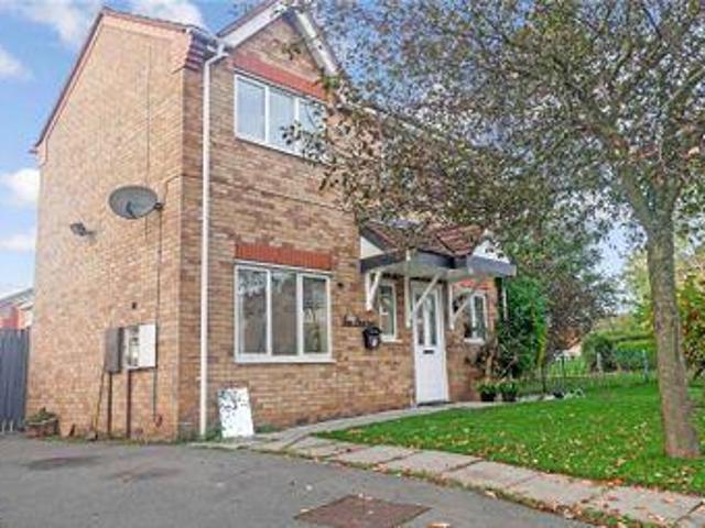 3 Bedrooms Detached house for sale in Caversham Road, Leicester LE2