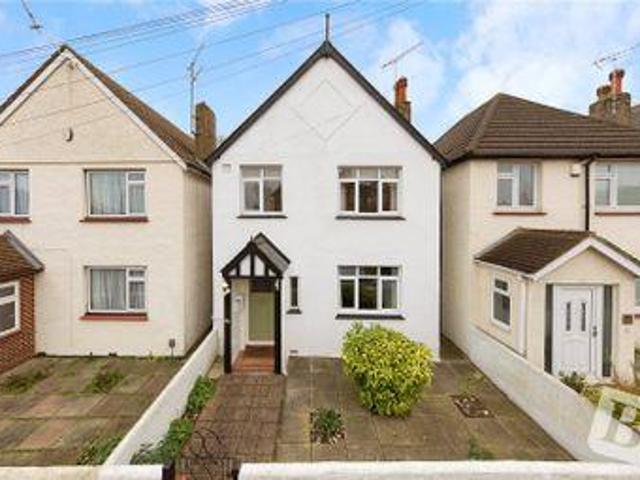 3 Bedrooms Detached house for sale in Cecil Road, Gravesend, Kent DA11