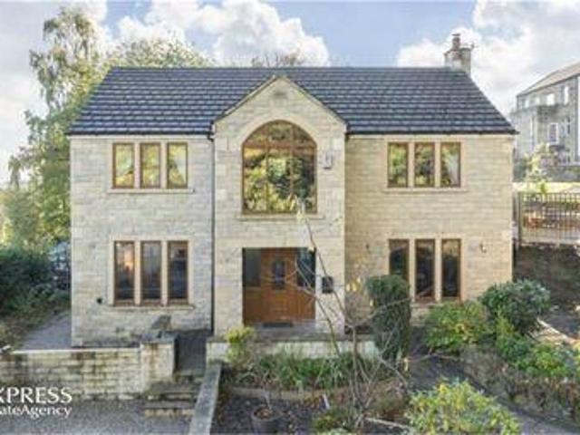 3 Bedrooms Detached house for sale in Cemetery Lane, Keighley, West Yorkshire BD20
