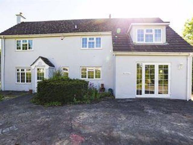 3 Bedrooms Detached house for sale in Chapel Lane, Pwllmeyric, Chepstow NP16