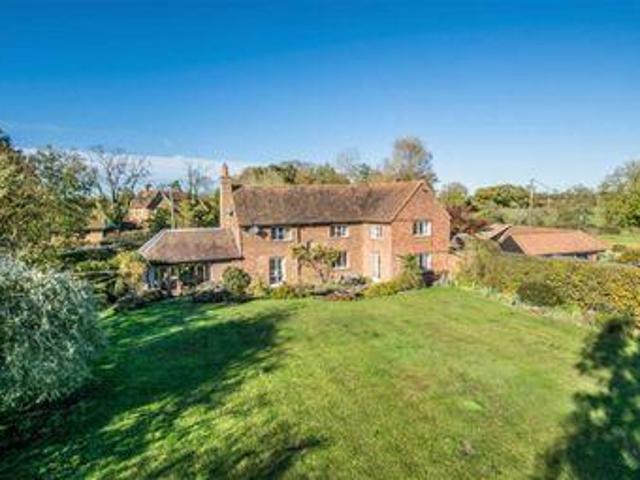 3 Bedrooms Detached house for sale in Chapmore End, Hertfordshire SG12