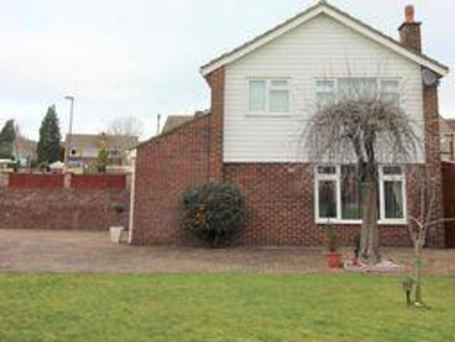 3 Bedrooms Detached house for sale in Chestnut Drive, Thornbury BS35