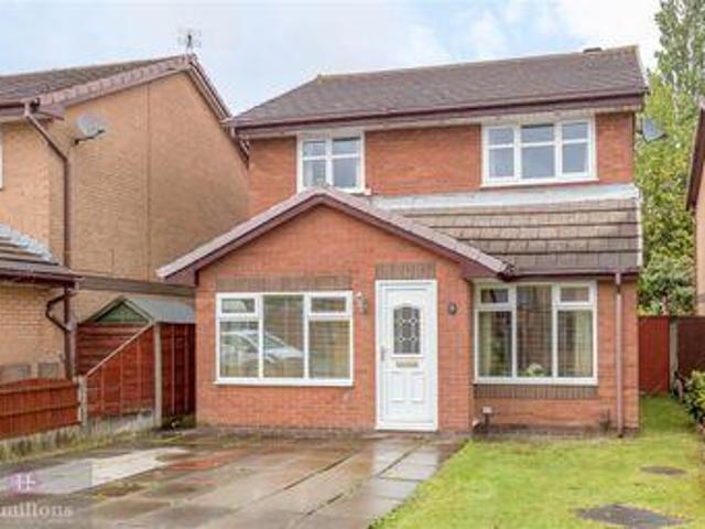3 Bedrooms Detached house for sale in Chillingham Drive, Leigh WN7