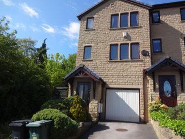 3 Bedrooms Detached house for sale in Cliffe Street, Dewsbury WF13