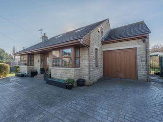 3 Bedrooms Detached house for sale in Cockshott Lane, Idle, Bradford BD10