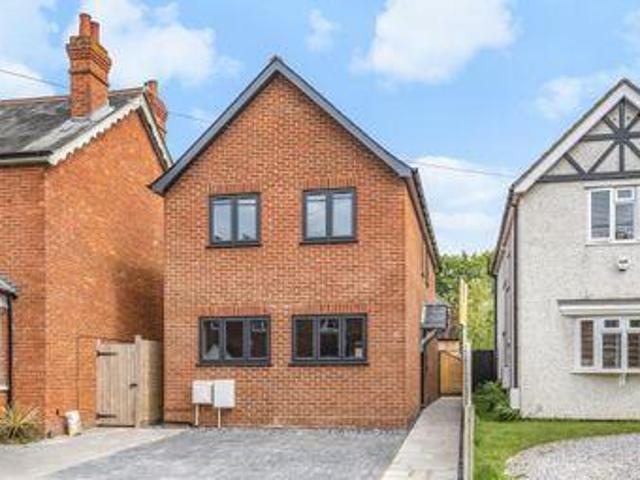 3 Bedrooms Detached house for sale in College Road, Sandhurst GU47