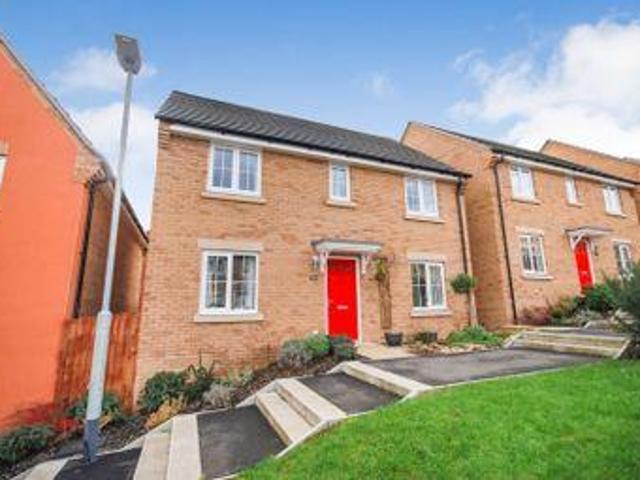 3 Bedrooms Detached house for sale in Crocker Way, Wincanton BA9