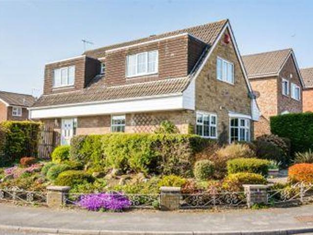 3 Bedrooms Detached house for sale in Croft House Drive, Otley LS21