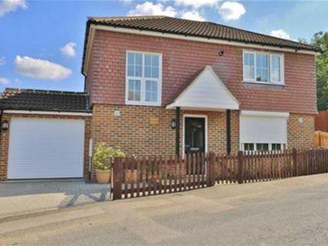 3 Bedrooms Detached house for sale in Crouch Lane, Borough Green, Sevenoaks TN15