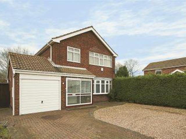 3 Bedrooms Detached house for sale in Dunvegan Drive, Rise Park, Nottingham NG5