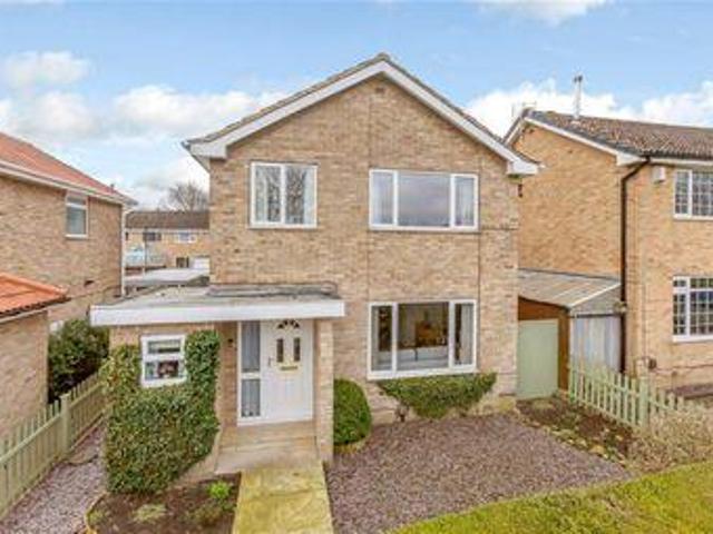 3 Bedrooms Detached house for sale in Durham Way, Harrogate HG3