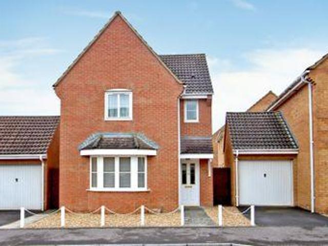 3 Bedrooms Detached house for sale in Dartmoor Road, Westbury BA13