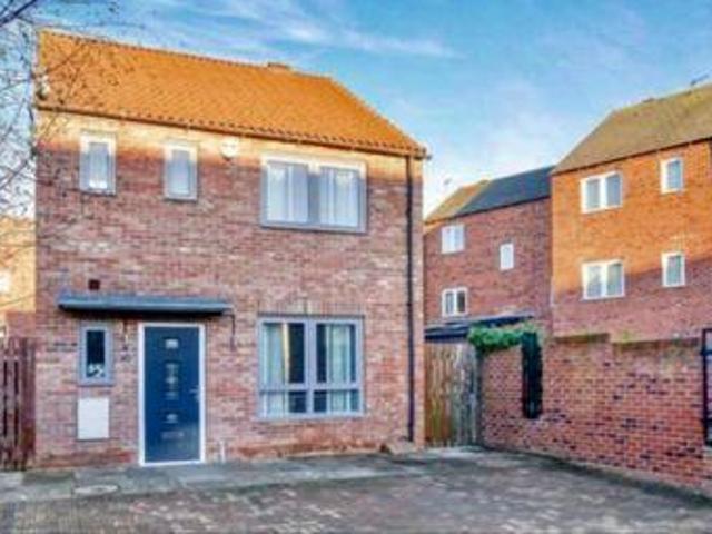 3 Bedrooms Detached house for sale in Davy Road, Allerton Bywater, Castleford WF10