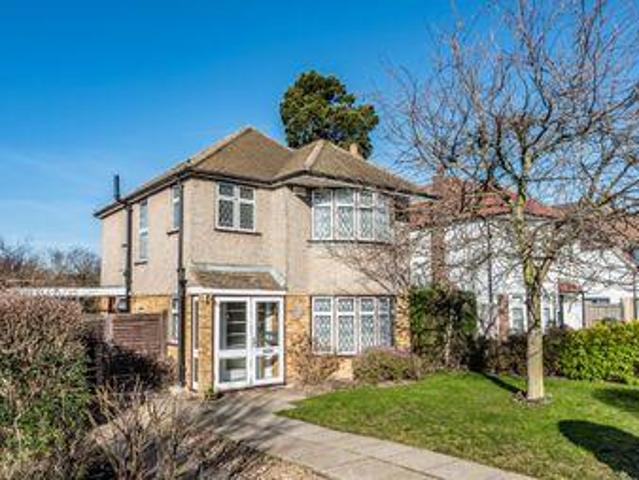 3 Bedrooms Detached house for sale in Downs Avenue, Chislehurst BR7
