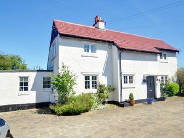 3 Bedrooms Detached house for sale in East Hall Road, Orpington BR5