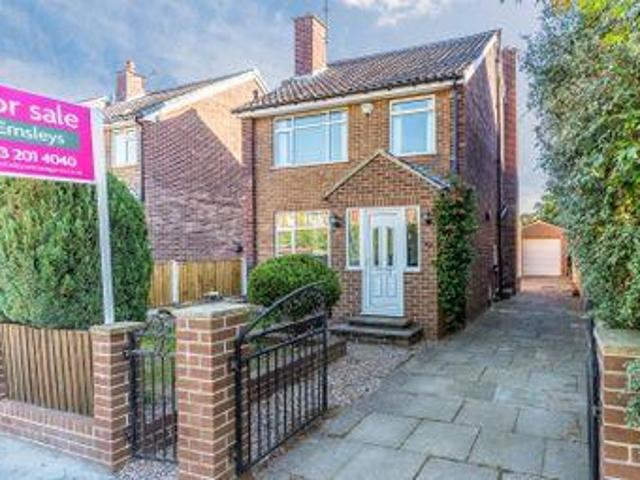 3 Bedrooms Detached house for sale in Eastfield Crescent, Woodlesford, Leeds LS26