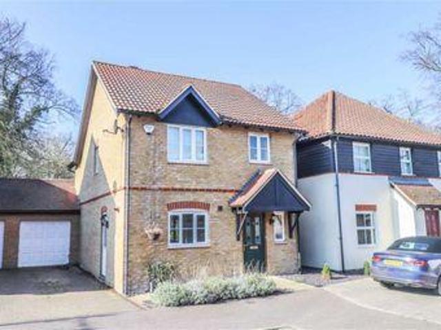 3 Bedrooms Detached house for sale in Eleanors Close, Ware, Herts SG12