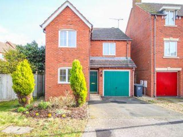 3 Bedrooms Detached house for sale in Erica Drive, Whitnash, Leamington Spa CV31