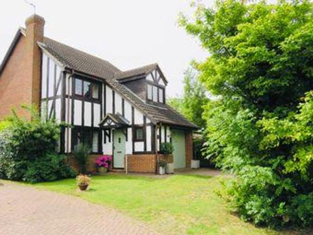 3 Bedrooms Detached house for sale in Fulbourne Close, Luton LU4