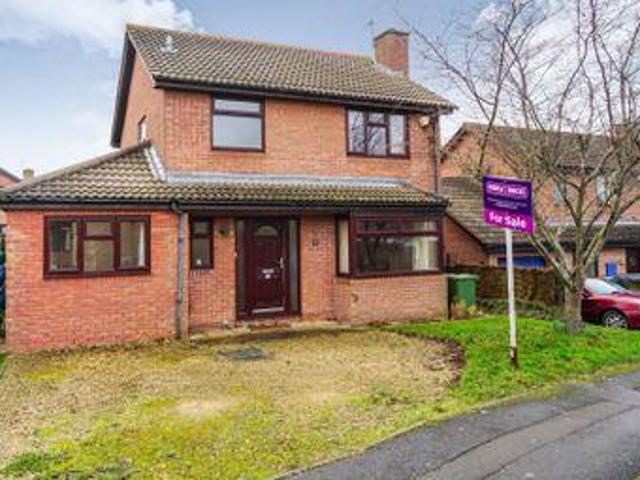 3 Bedrooms Detached house for sale in Fabian Drive, Stoke Gifford BS34