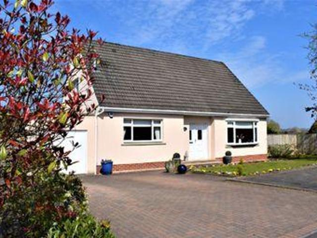 3 Bedrooms Detached house for sale in Fairyknowe Gardens, Bothwell, South Lanarkshire G71