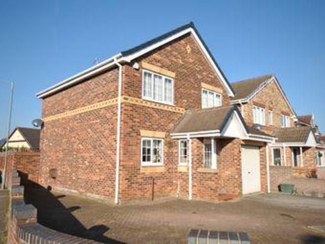 3 Bedrooms Detached house for sale in Fair Holme View, Armthorpe, Doncaster DN3