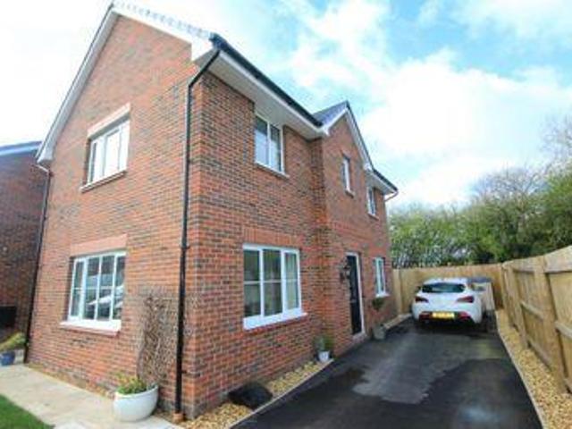 3 Bedrooms Detached house for sale in Fern Hill Drive, Farndon, Chester, Cheshire CH3