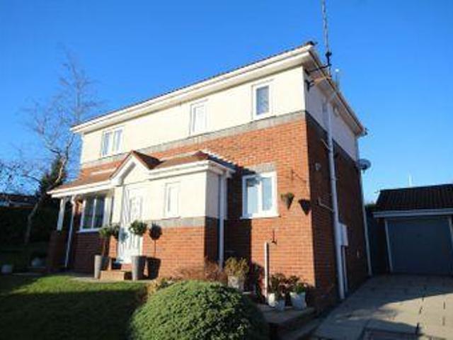 3 Bedrooms Detached house for sale in Fernside Way, Norden, Rochdale OL12