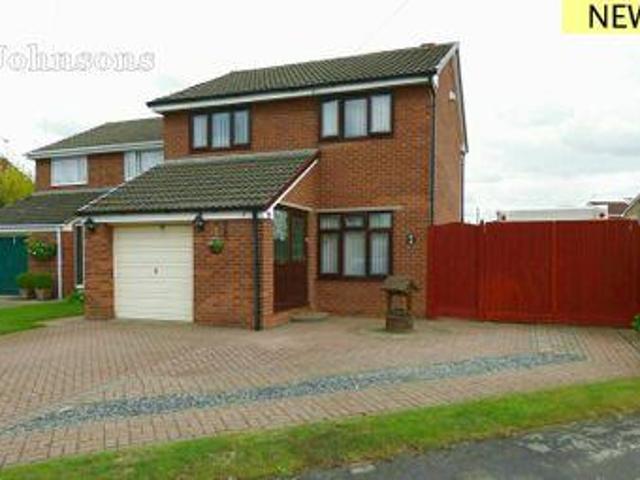 3 Bedrooms Detached house for sale in Fieldside, Edenthorpe, Doncaster. DN3