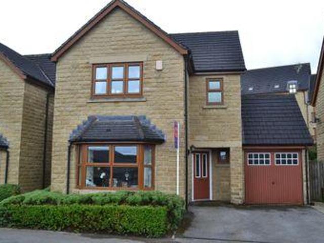 3 Bedrooms Detached house for sale in Foster Park Road, Denholme, Bradford BD13